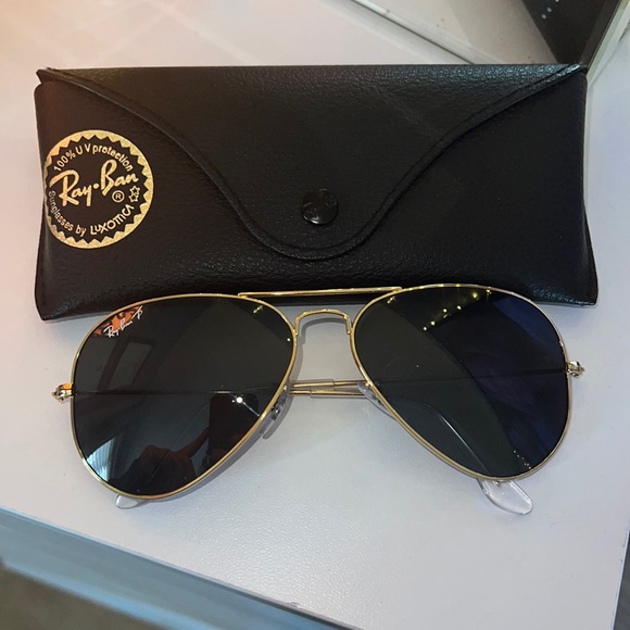 Ray-Ban | Accessories | Xl Aviator Classic Gold Frame Black Lenses ...